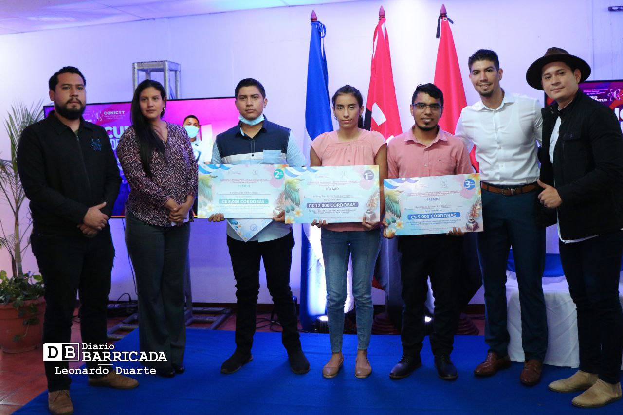 Concurso nacional premia a ensayos originales y creativos – Barricada